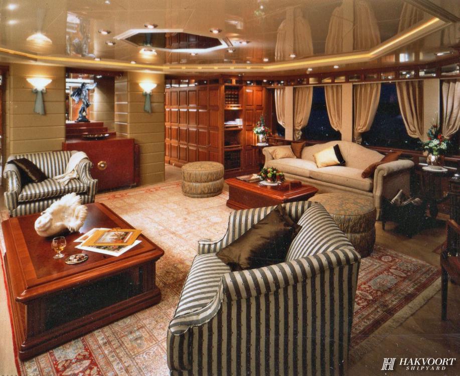 Yacht Luxury LADY M II, Hakvoort | CHARTERWORLD Luxury Superyacht Charters